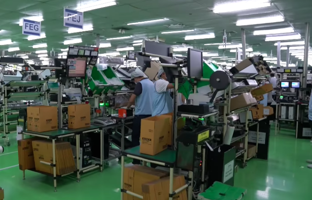 Top 15 Mobile Phone Manufacturers in the World [2021 Updated]